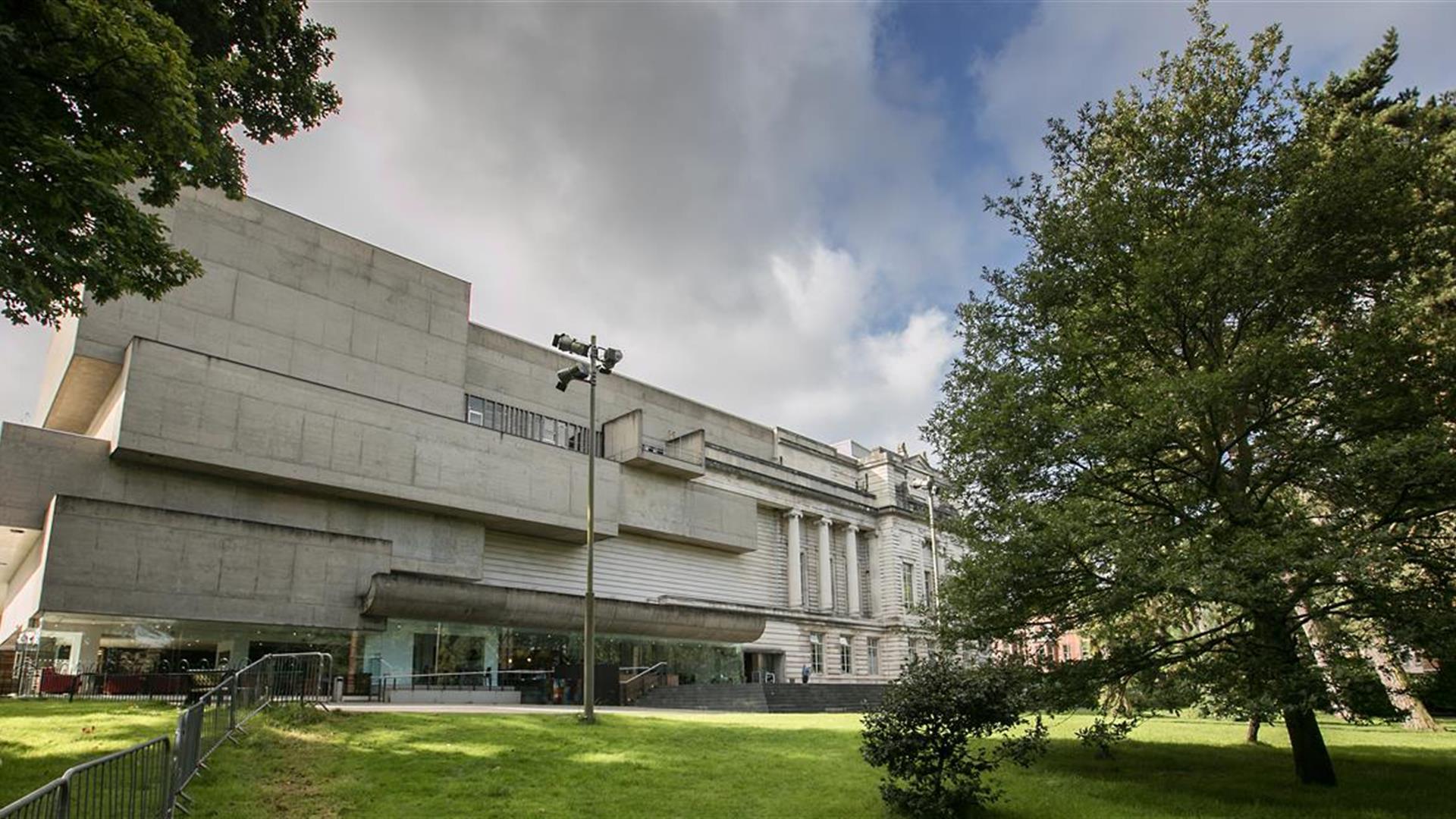 Ulster Museum - Visitor Centres & Museums in Belfast, Belfast ...